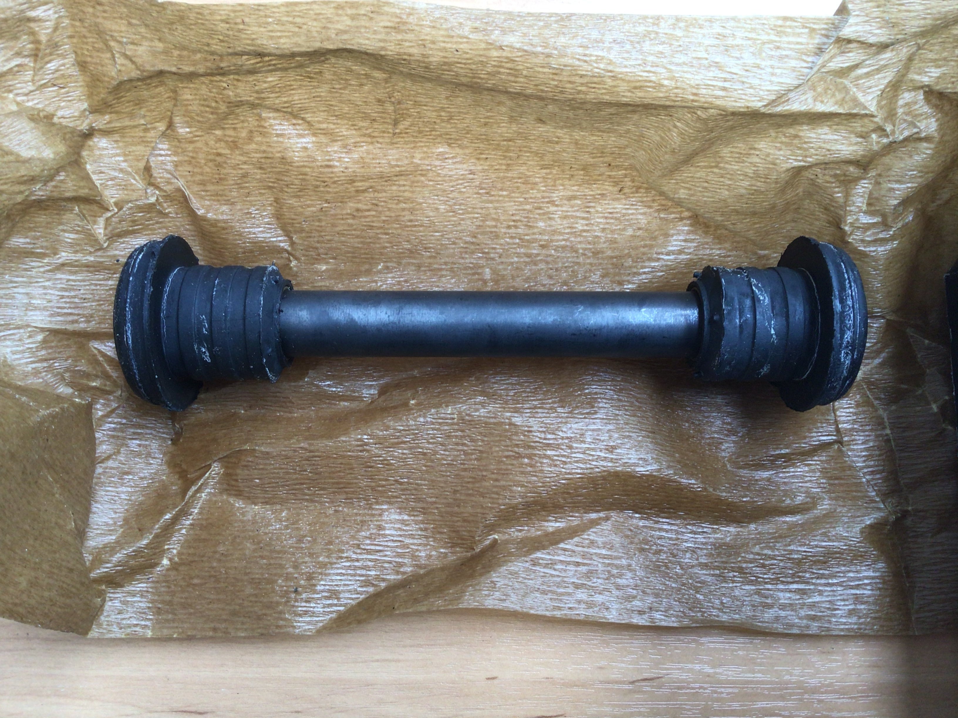 Rover 800 Mk1 1986-91 front upper wishbone slip flex bushes DCP3333 ...