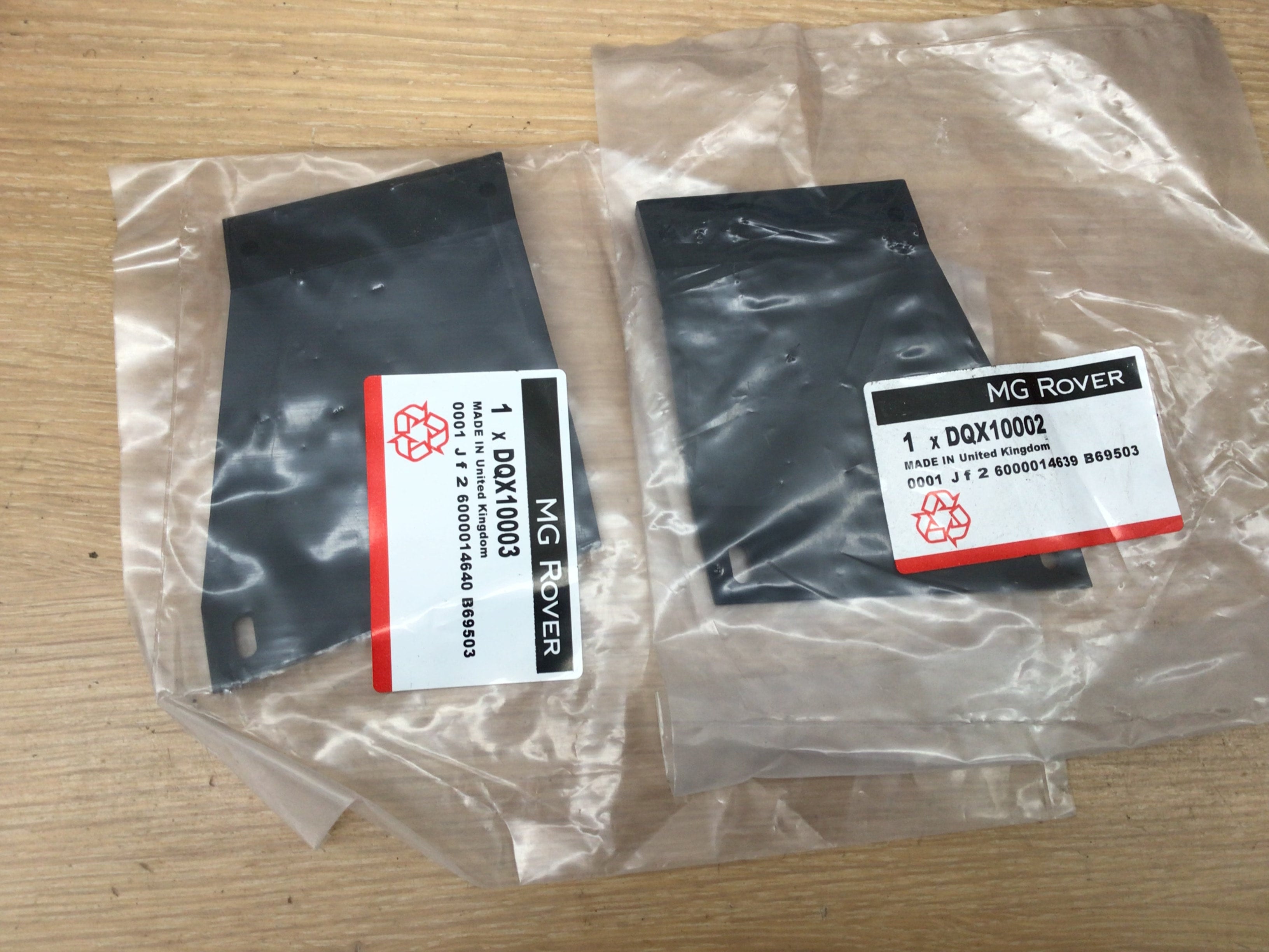 Rover Metro 100 1990 on rear bumper L/R lower fixing brackets DQX10002 ...