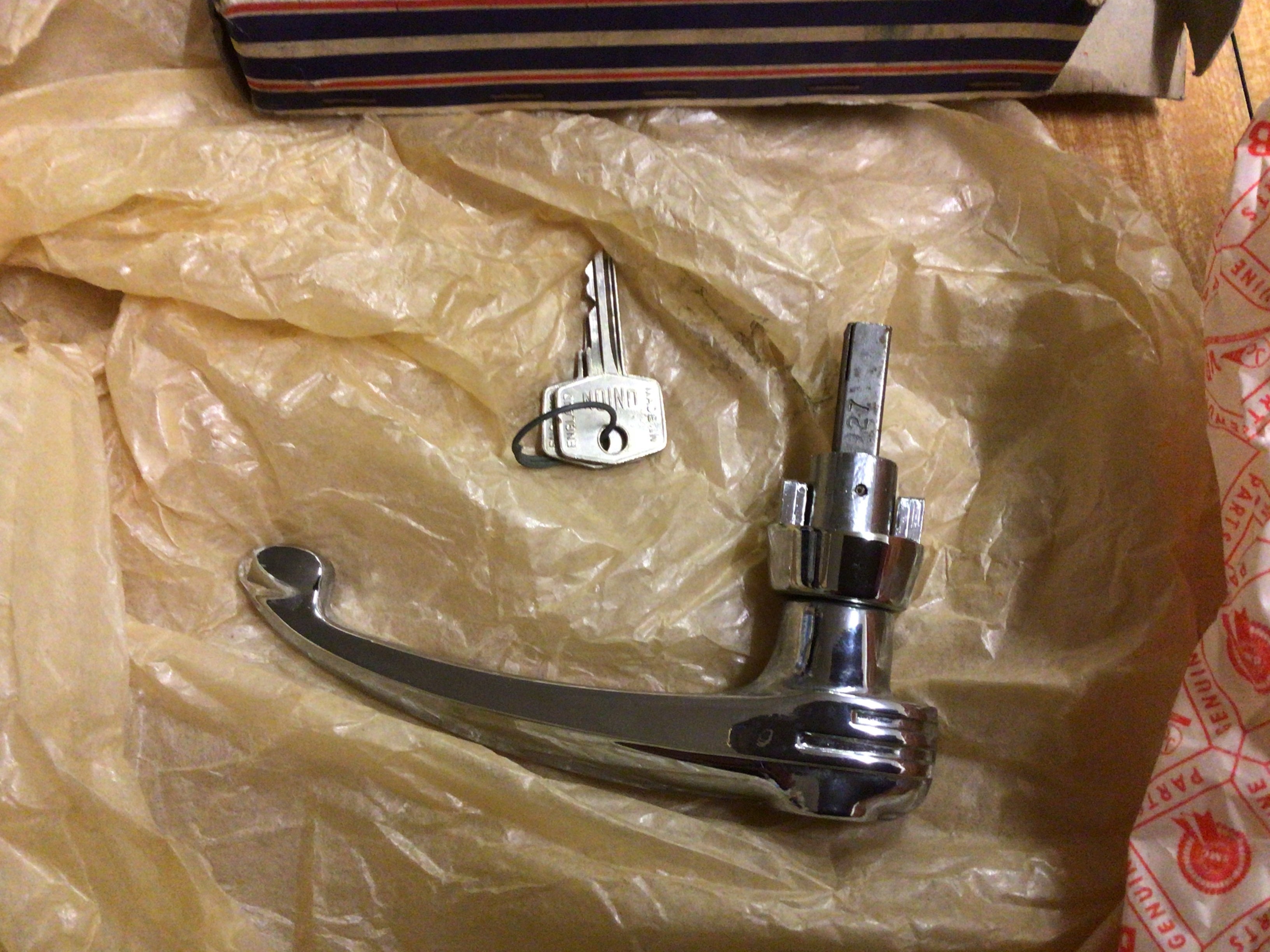 Austin A35 van or Countryman rear door locking handle with keys Part No ...