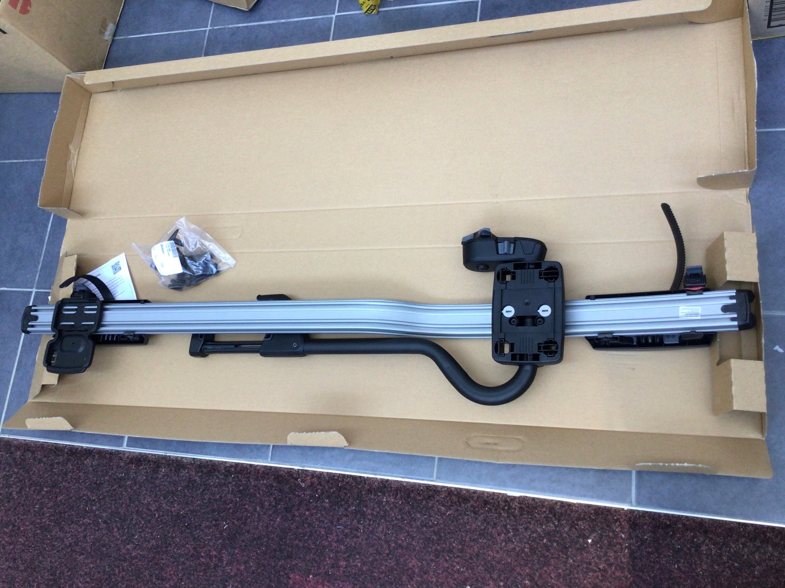 Jaguar XE XF F pace I pace roof mounted cycle carrier T2H45727 | XJRover