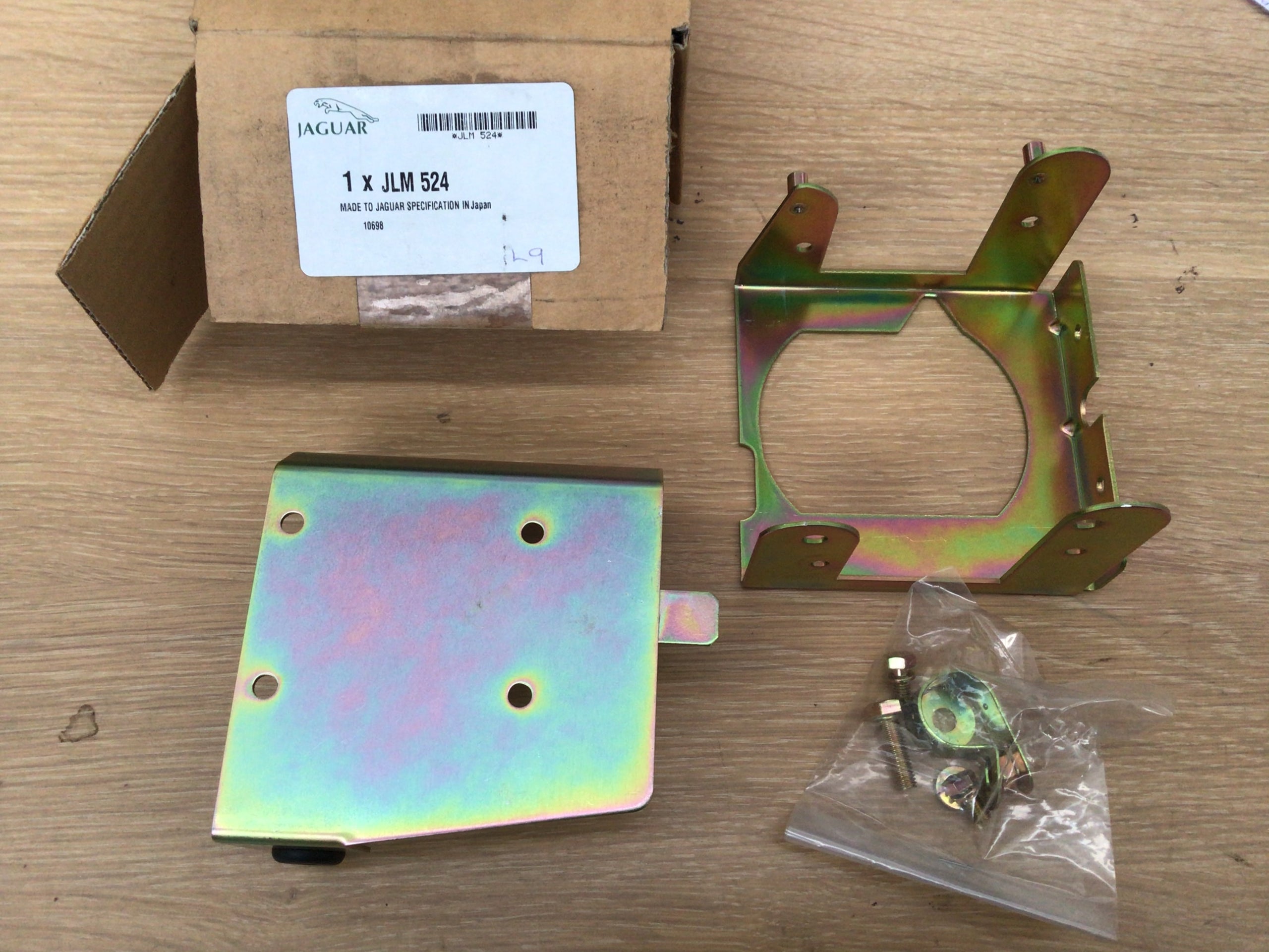 Jaguar XJ6 XJ12 electric aerial motor bracket kit JLM524 | XJRover