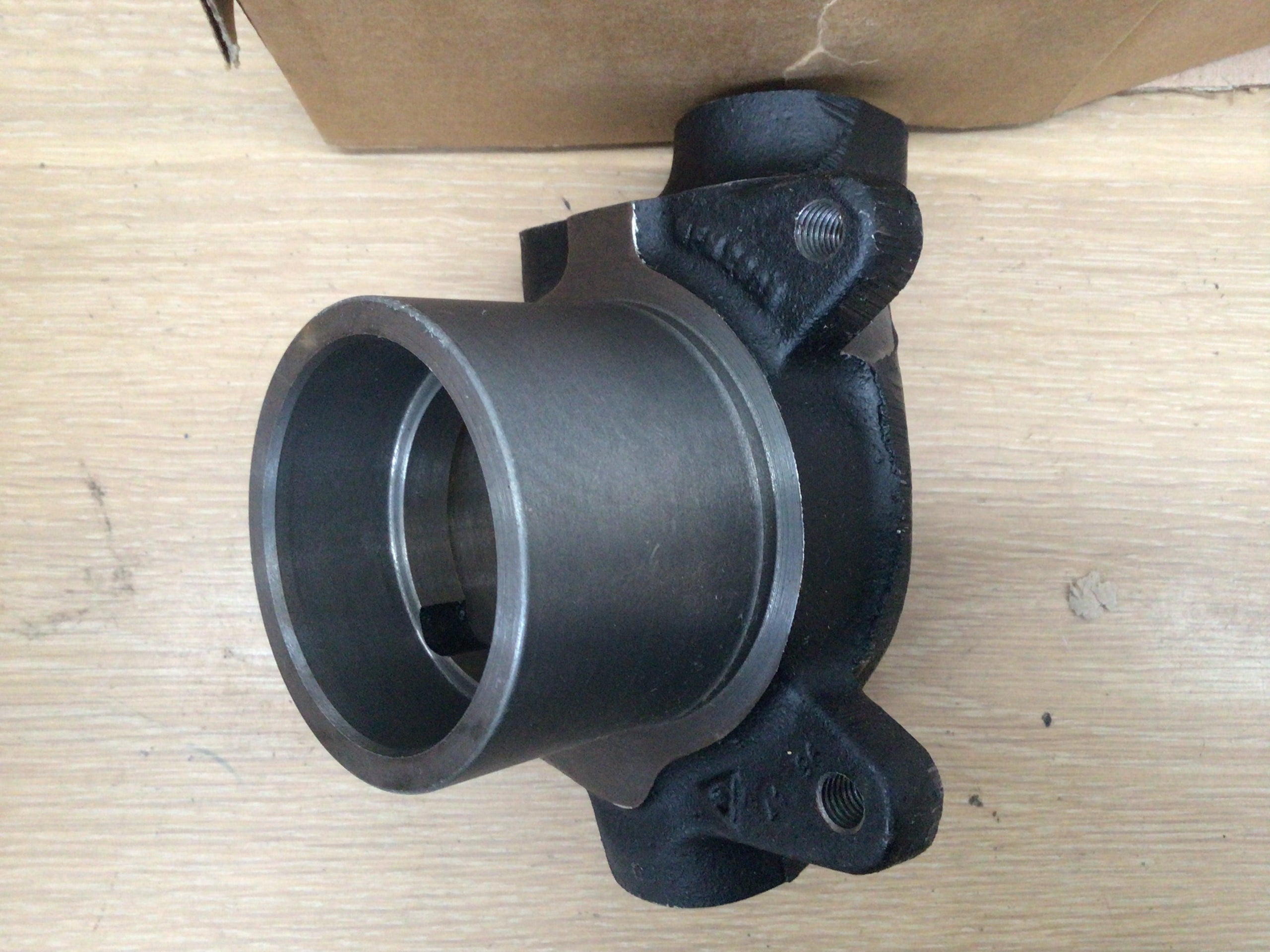 Austin MG Metro Mk1 Mk2 1980-90 RH front swivel hub FAM6618 | XJRover