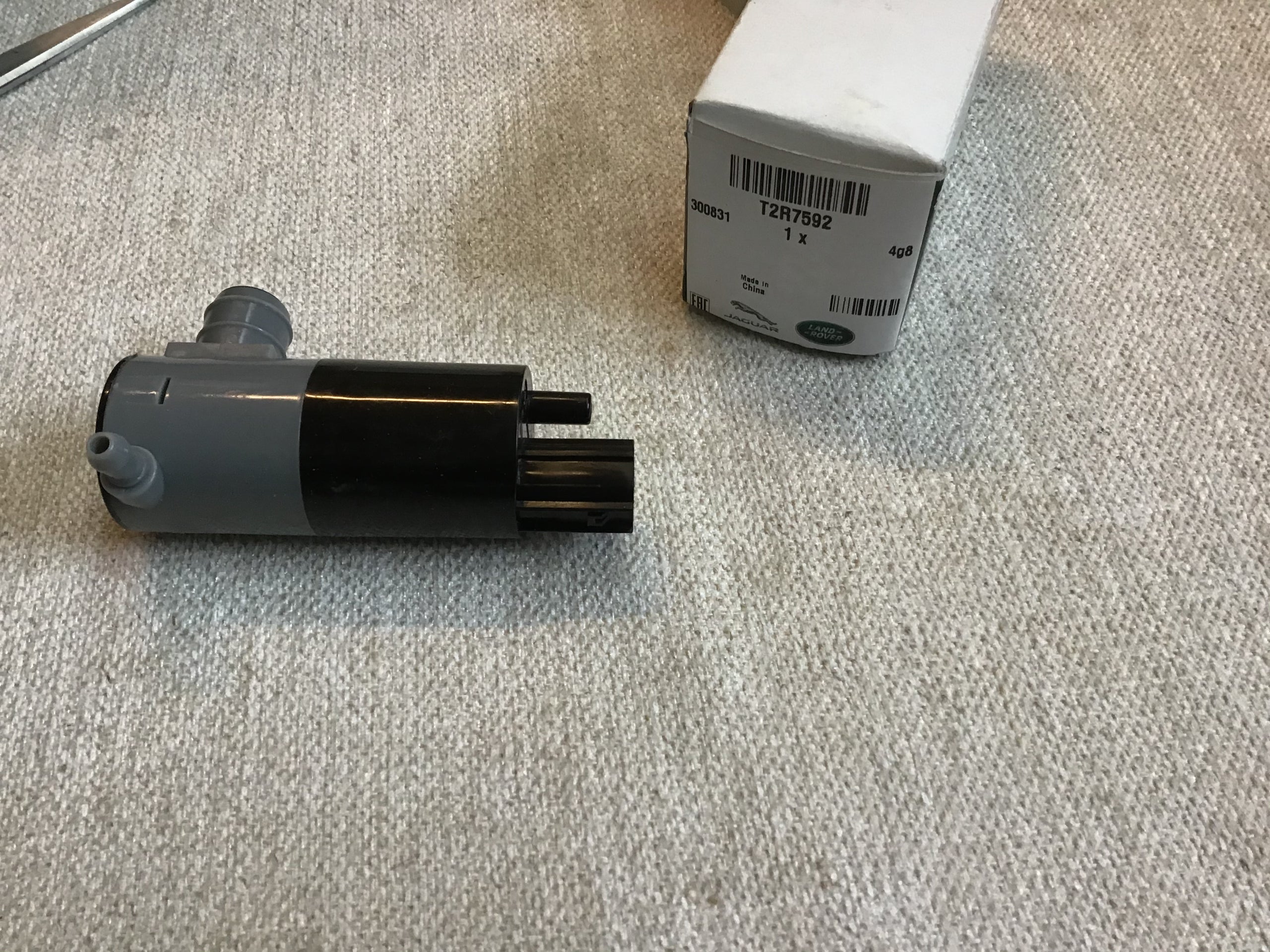 Jaguar F-type screenwash pump T2R7592 | XJRover