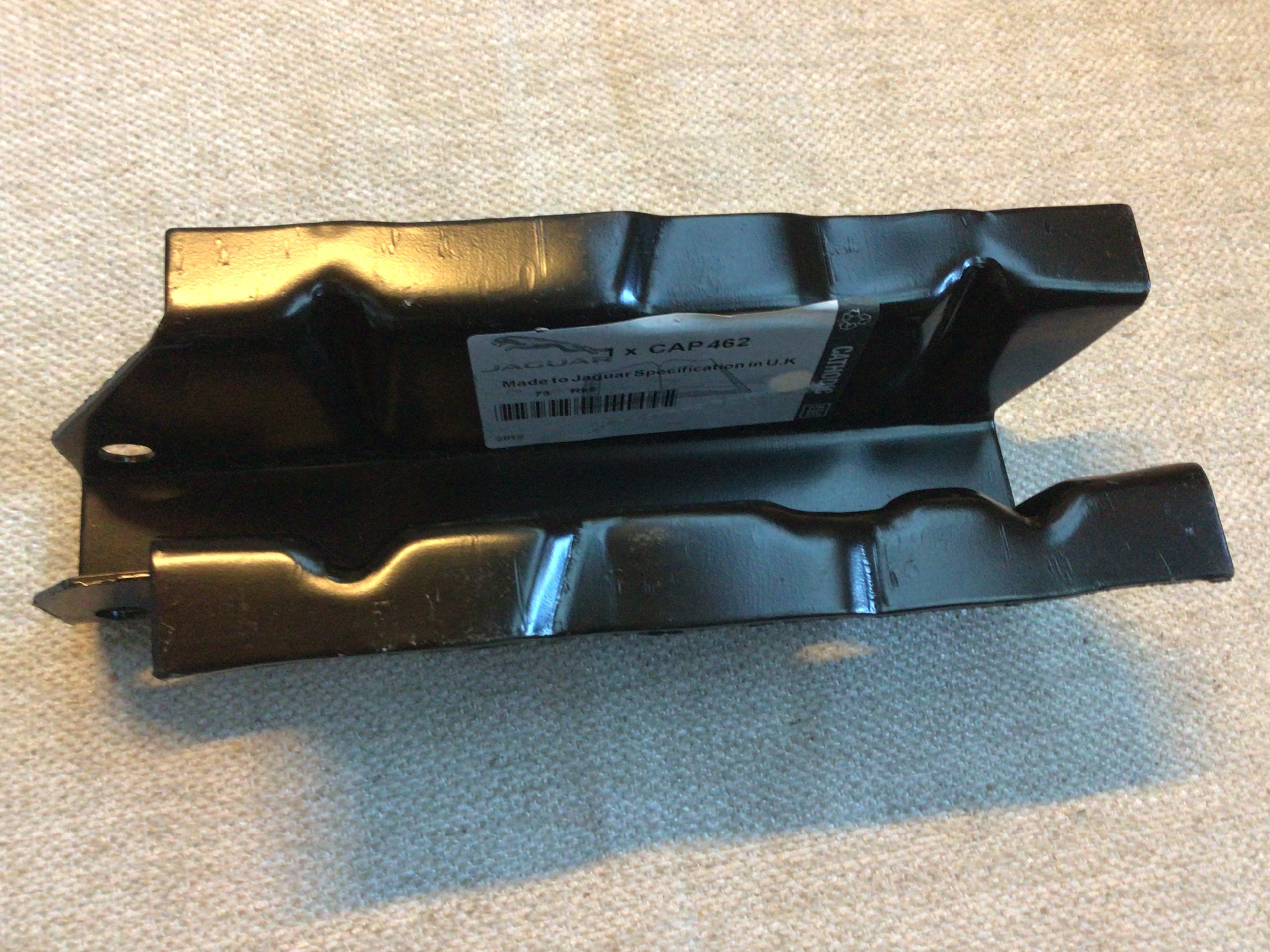 Jaguar XJ6 XJ12 XJ40 RH rear jacking point CAP462 | XJRover