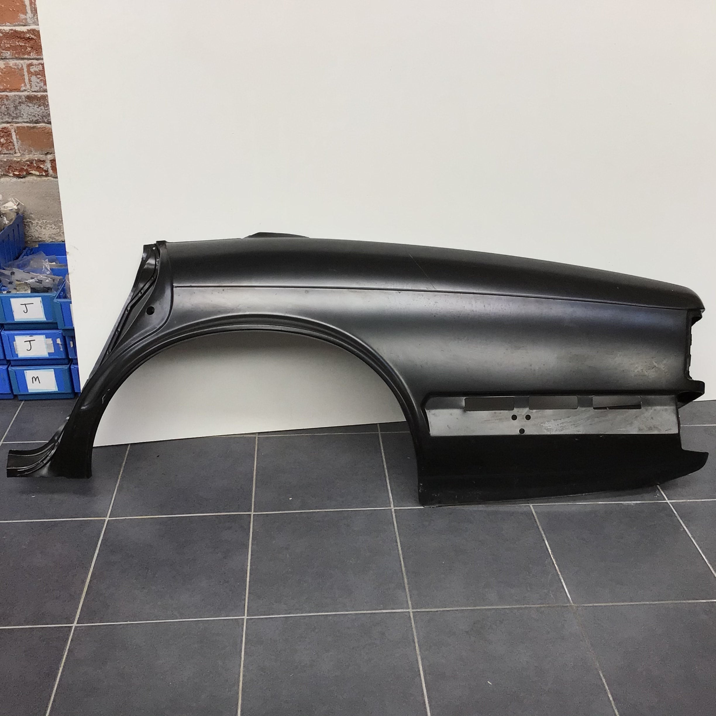 Jaguar XJ6 XJ40 LH Rear Wing Assembly CAP517 | XJRover